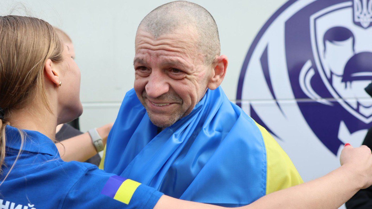 Повернулися з російського полону 146 українських воїнів та цивільних ...